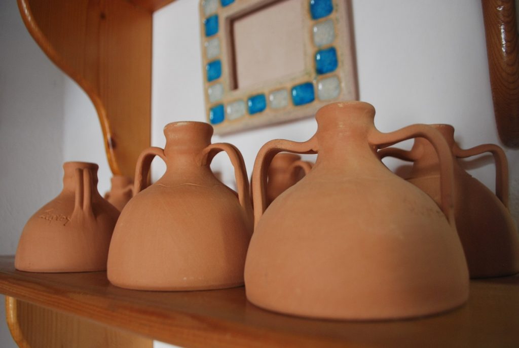 Sifnian pottery - Sifnaika konakia
